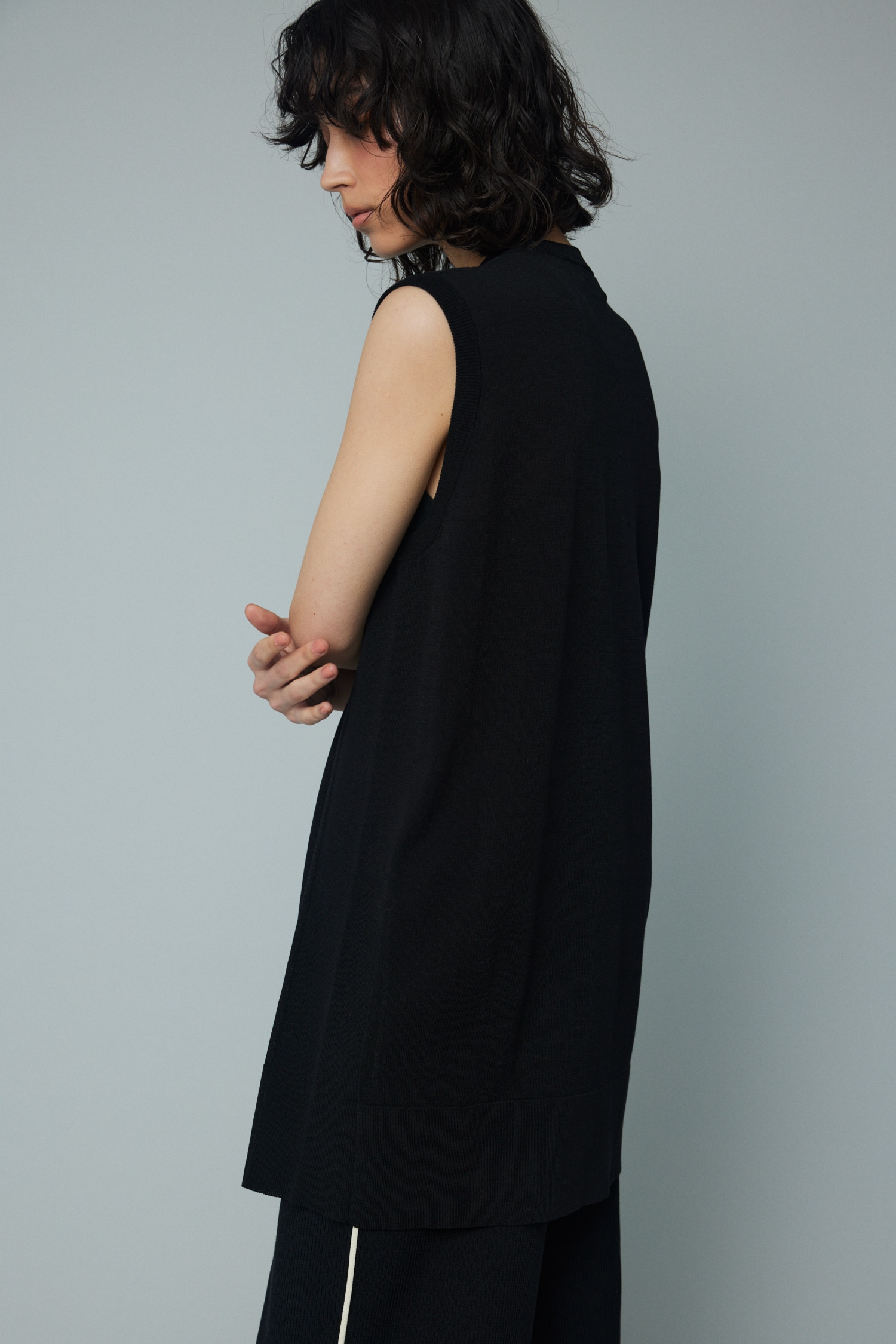 HeRIN.CYE | Side slit tops (タンクトップ ) |SHEL'TTER WEBSTORE