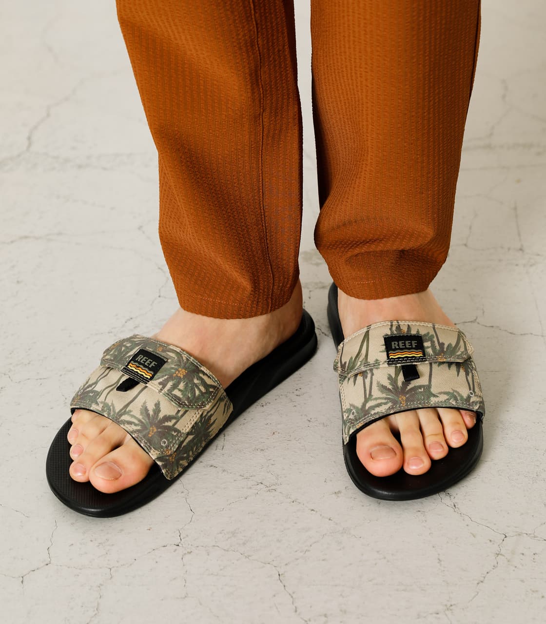 AZUL BY MOUSSY | REEF STASH SLIDE (サンダル ) |SHEL'TTER WEBSTORE