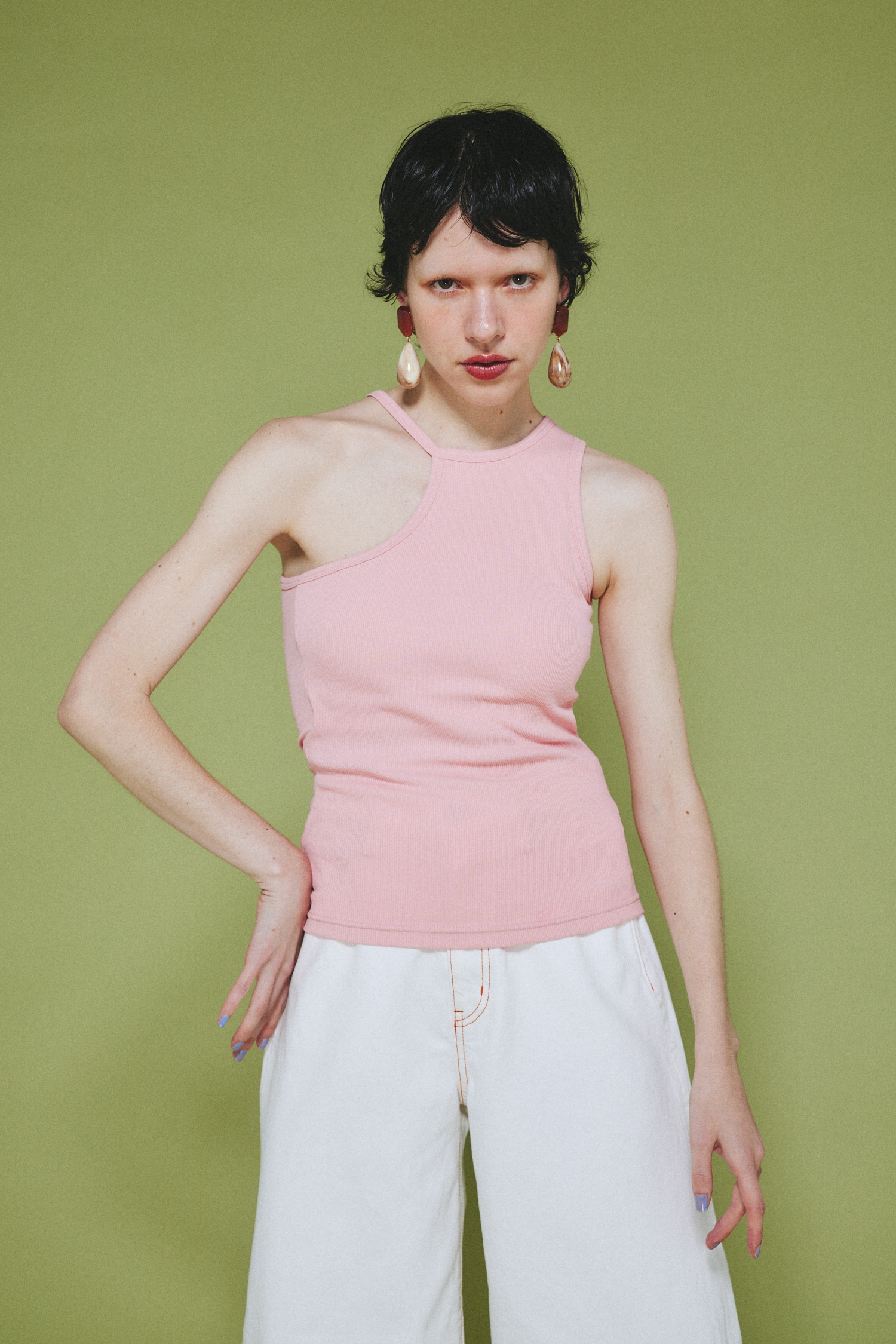 HeRIN.CYE | Asymmetry neck tank top (タンクトップ ) |SHEL'TTER WEBSTORE